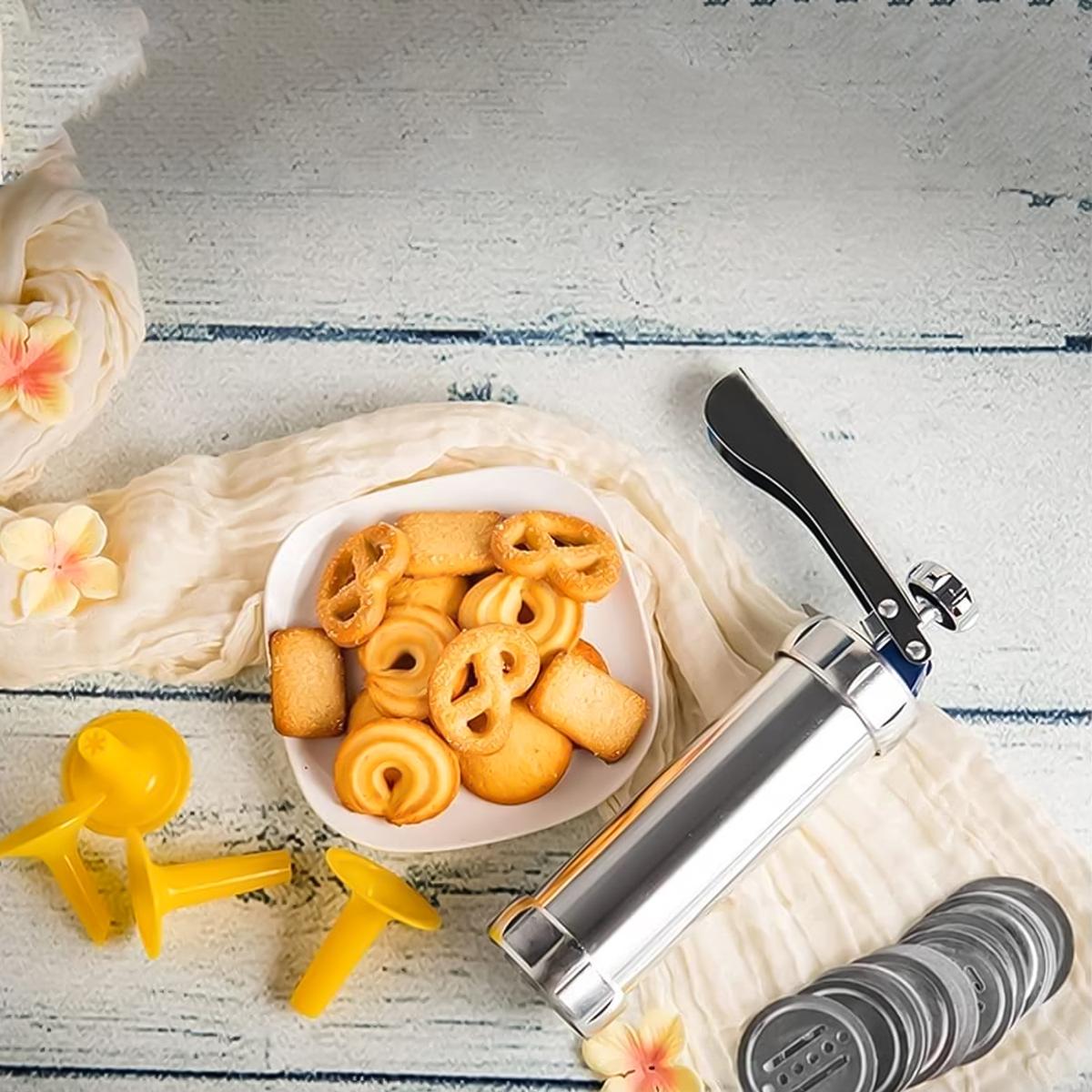 Kitchenware and Baking Accessories > Cake Cutting and Decorating Knives ...